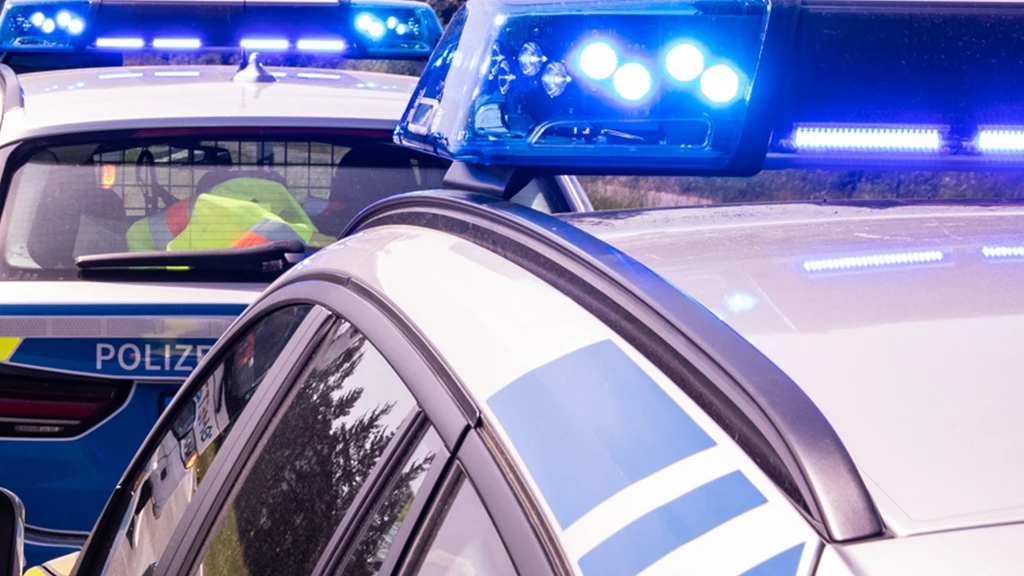 Razzia in Bayreuth: Polizei stellt Drogen und Waffen sicher | tvo.de Razzia in Bayreuth: Polizei stellt Drogen und Waffen sicher | tvo.de