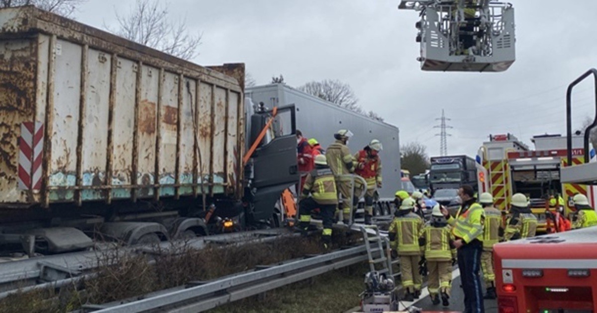 B173 / Lichtenfels: Autofahrer löst zweifache Kollision nach Fahrbahnwechsel aus | tvo.de