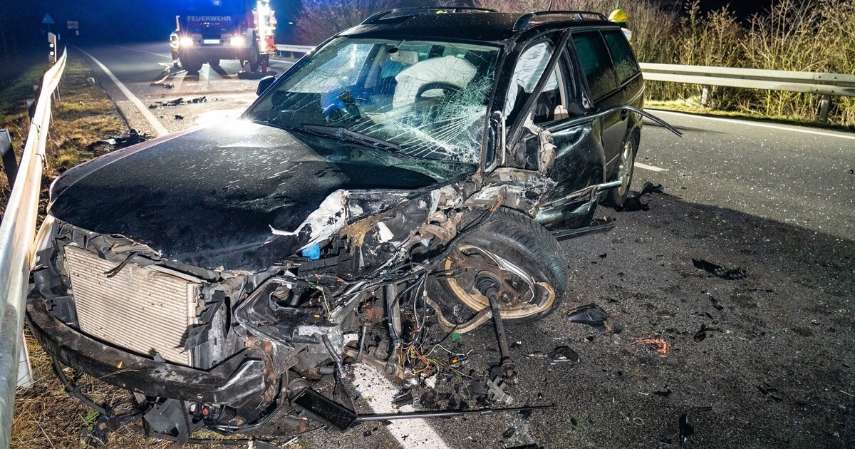 B4 / Großheirath: Frontal-Crash zweier Pkw fordert Verletzte | tvo.de