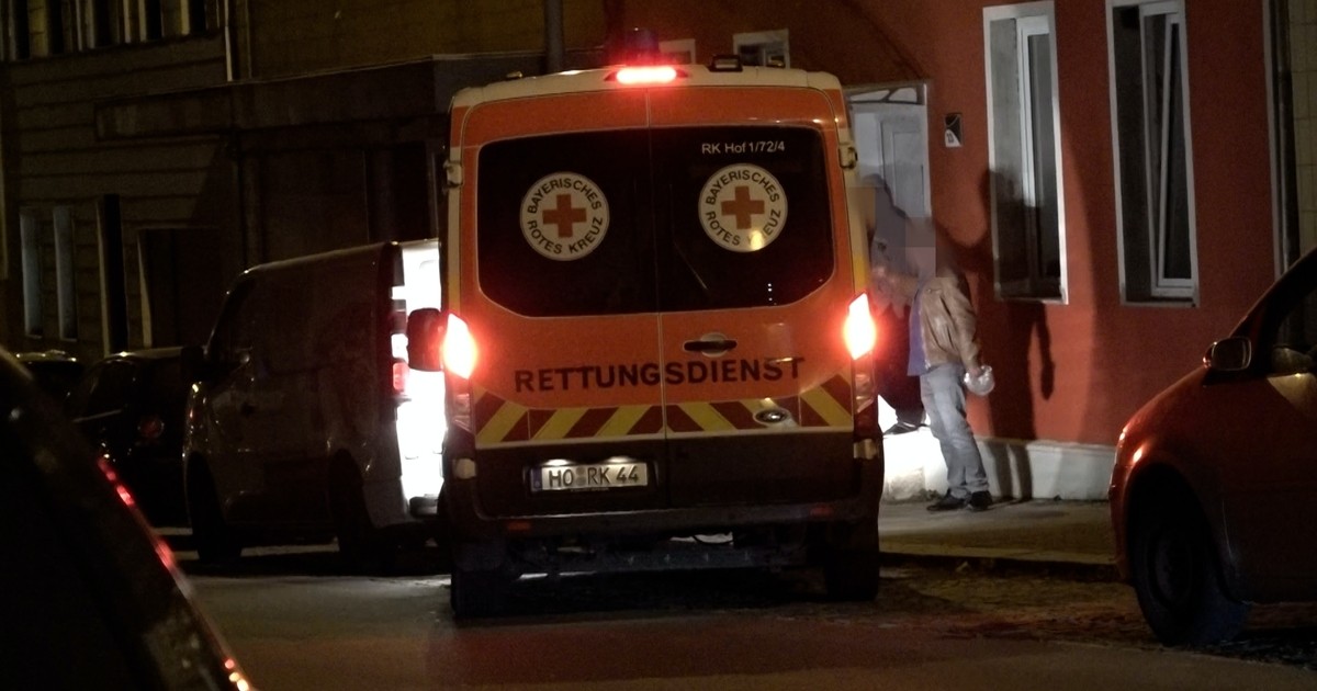 Bluttat auf Familienfeier in Hof: Messerstecher verletzt zwei Männer ... Bluttat auf Familienfeier in Hof: Messerstecher verletzt zwei Männer ...