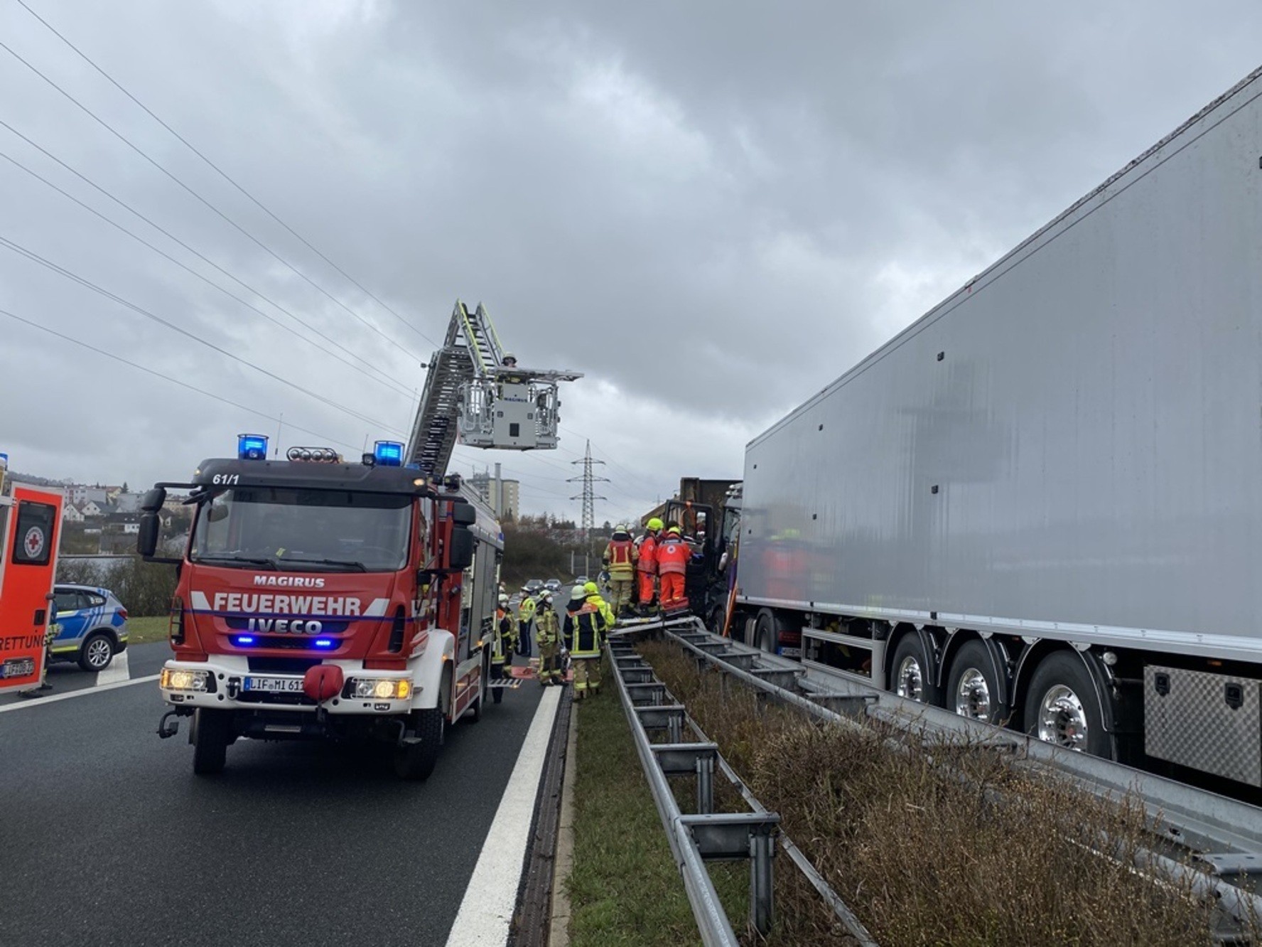B173 / Lichtenfels: Autofahrer löst zweifache Kollision nach Fahrbahnwechsel aus | tvo.de