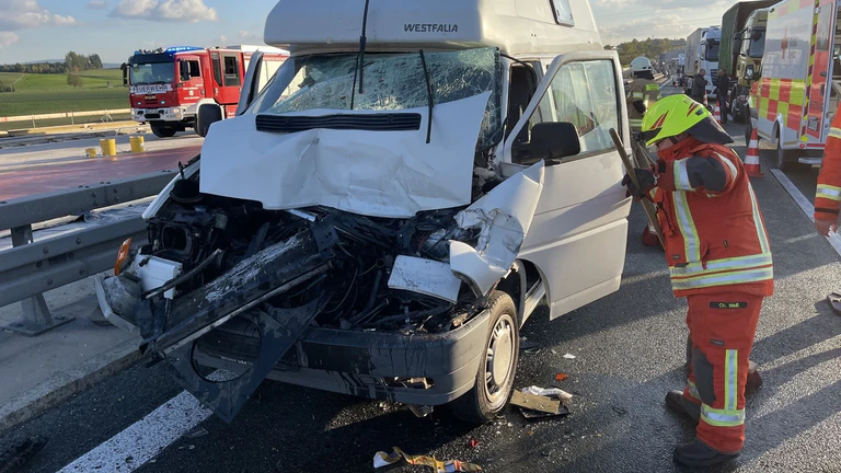 A9 / Münchberg: Schwerer Unfall zwischen zwei Lkw und Wohmobil | tvo.de